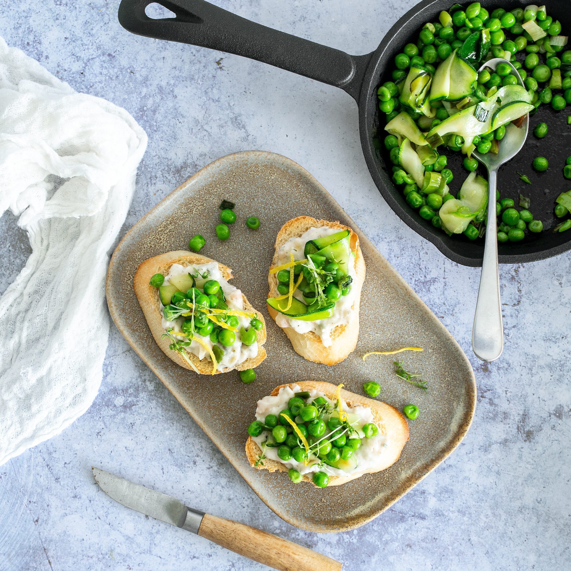 Vegan bruschetta with peas and vegan greek style cheese - bedda world