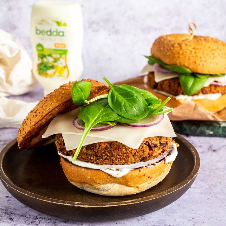 Rauchiger Bohnen und Couscous Burger - bedda world